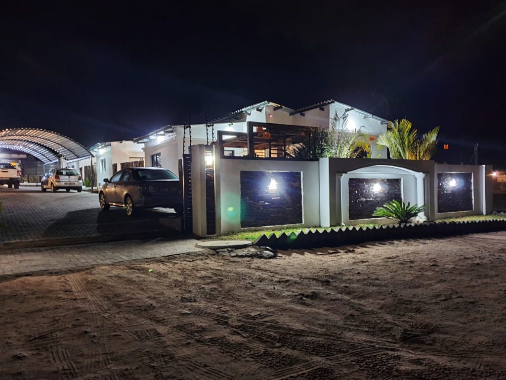 Gallery - Serengeti Village